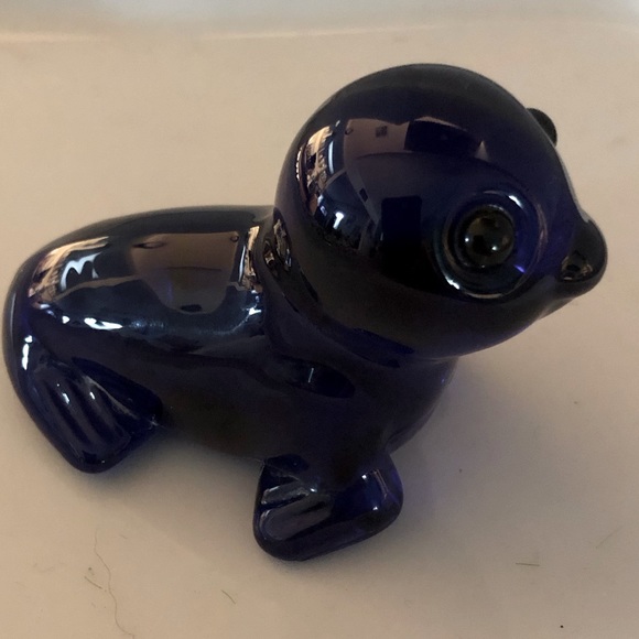 Oneida | Accents | Oneida Crystal Glass Seal | Poshmark